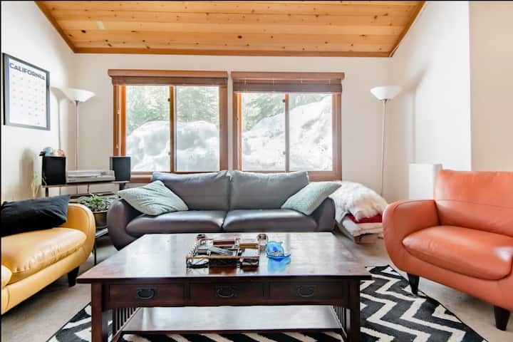 Mountain Getaway - Entire Condo - Five Lakes