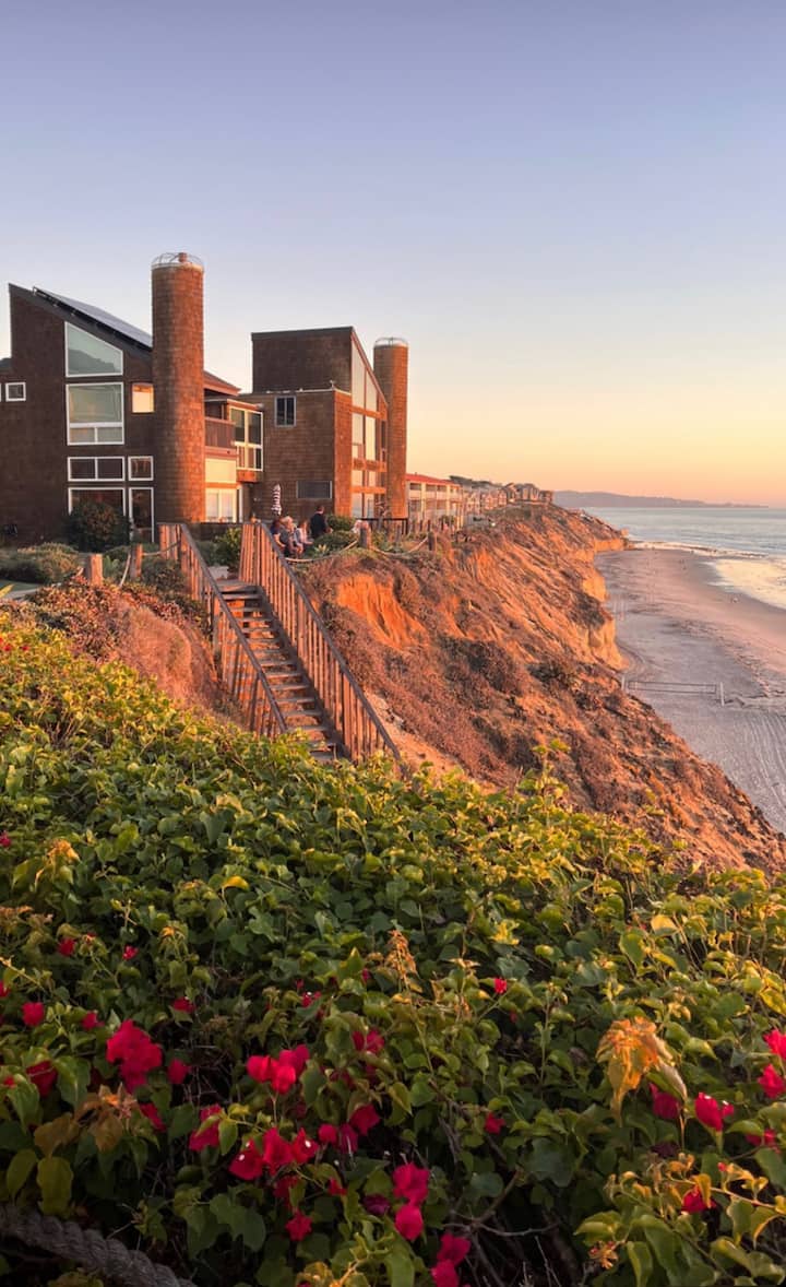 Designer Beach Condo Steps To Sand Ocean Pool Spa - Del Mar, CA