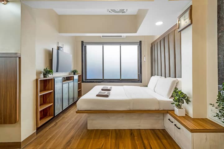 Imperial A Khar Studio | Style, Comfort & Ease - Mumbai
