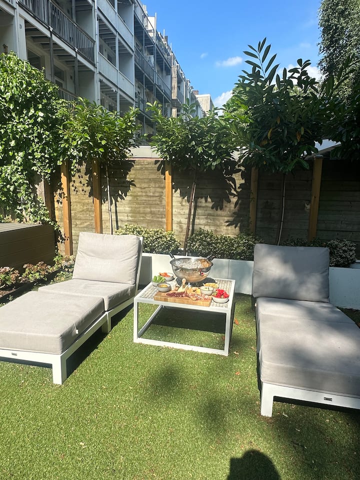 Sunny Garden Escape In De Pijp - Amsterdam