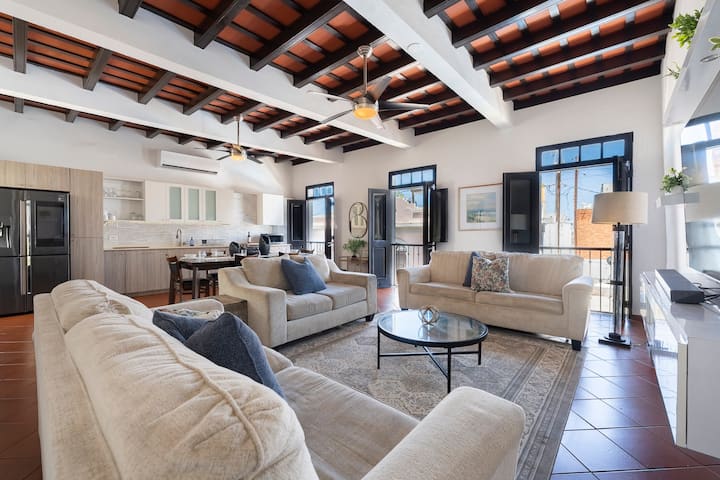 Big Penthouse~ King Bed, Balconies, Prime Location - San Juan