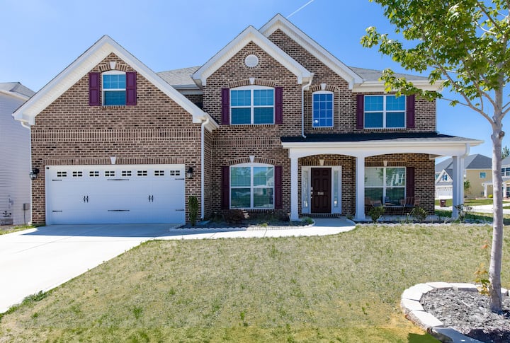 Superhost Spacious Home 3,000 Sq Ft W/ 6 King Beds - High Point