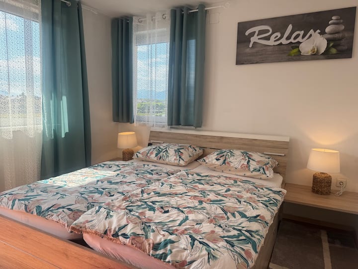 Velik Apartma S Pogledom Na Gore - Kranj