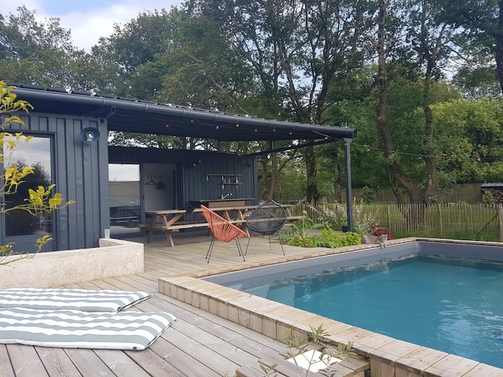 Séjour En Conteneur Avec Piscine, En Campagne - France
