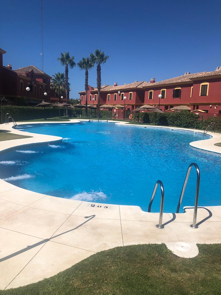 Golf, Playa Y Sol. Chalet Duplex Con Piscina. - Islantilla