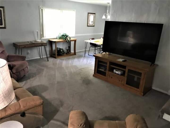 3 Bedroom Home, King's Forest Va. Beach, Virginia - Virginia Beach, VA