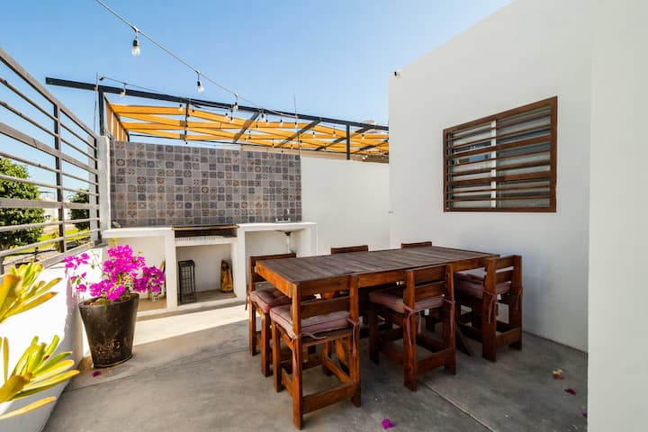 Modern Casa, Gated Entry, Pool, Grill, Near Beach! - San Carlos