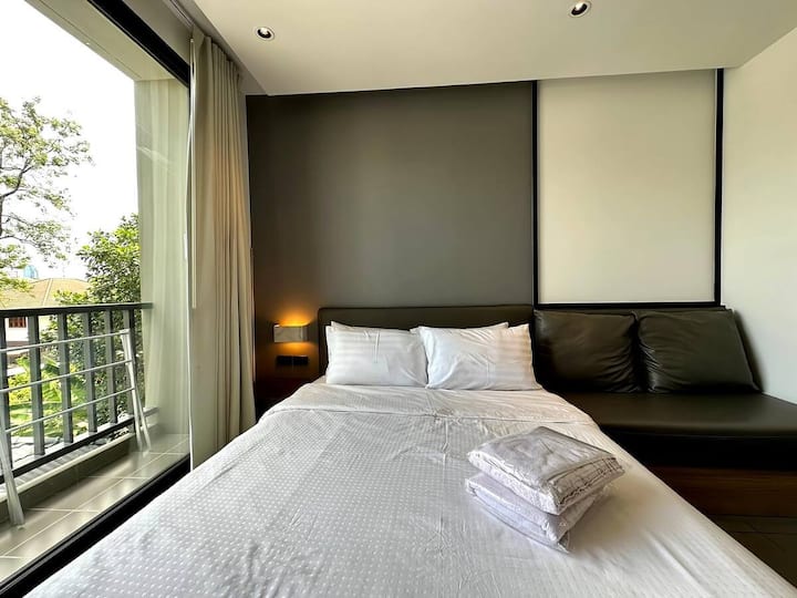 Clean Room Near Bangkok Hospital, Wifi, Washer - Bangkok