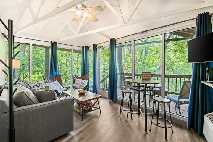 Cozy~couple Retreat~ Mtn Views~ Pets - Stanley, VA