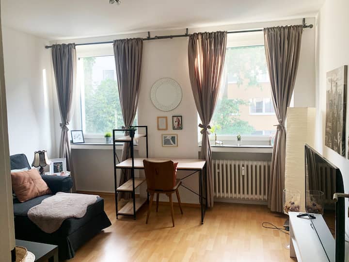 Cozy Apartment Next To Zoo Park - Düsseldorf