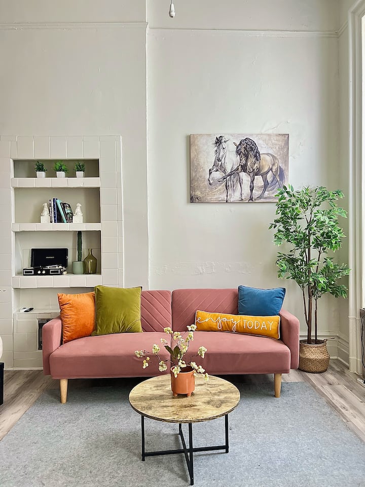 Spacious Space With Loft In Times Square - Astoria - Queens NY