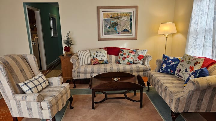 Wonderful Arlington Home-parking-super Convenient! - Arlington, VA