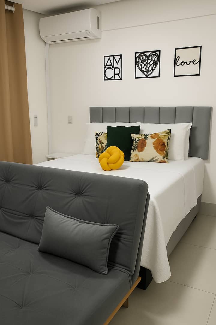 Flat C/ Piscina E Vaga | 2min 25 Março - Sao Paulo