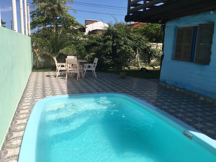 Casa Com Piscina A 1 Quadra E Meia Da Praia - Imbituba