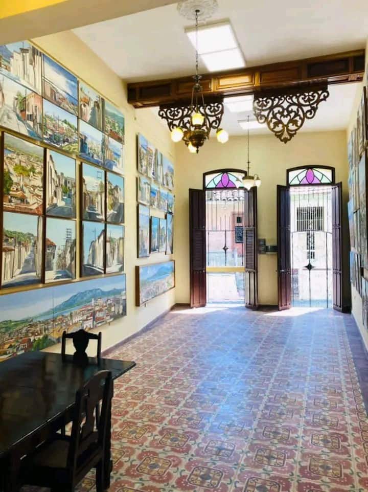 Hostal Galería. Art Gallery. 25€ Each Room. - Cuba