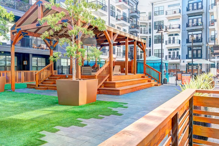 Private Courtyard Condo Minutes From Broadway - Nashville, TN