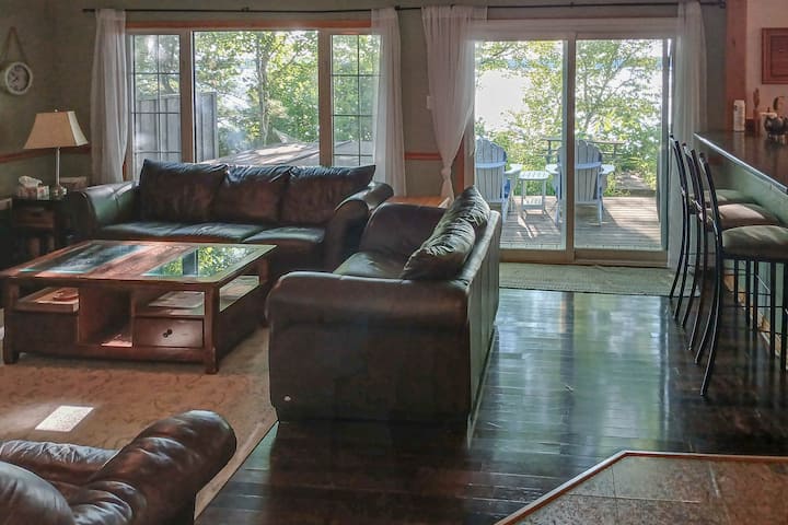 Cottage W/great Views, Laundry, Dw, Hot Tub & Ac! - Kawartha Lakes