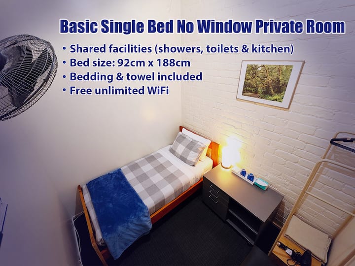 Hostel Double Bed Private Room No. 212 (No Window) - Auckland