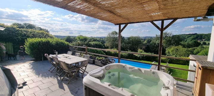 Sur Une Colline Vue Magic  Jacuzzi
Piscine Sauna - Jodoigne
