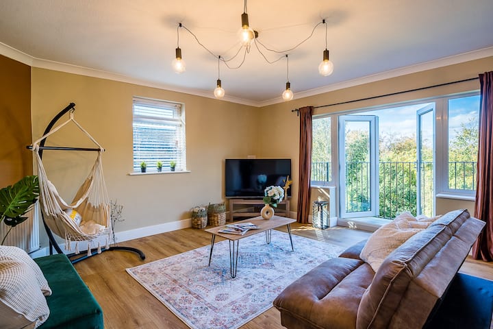 Windermere Lake View Retreat. Pet-friendly Parking - Windermere, UK