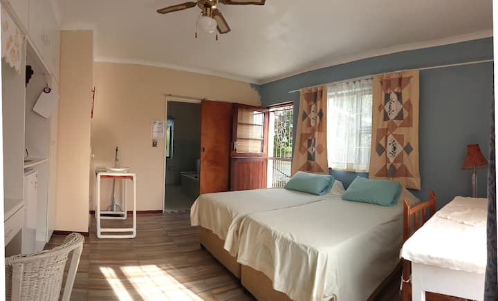 Visiting, Travelling, Moving, Longer Stay - Fisherhaven