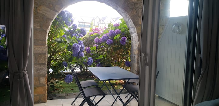 Appartement Entier. A 2 Pas De La Plage, Piscine. - Arzon