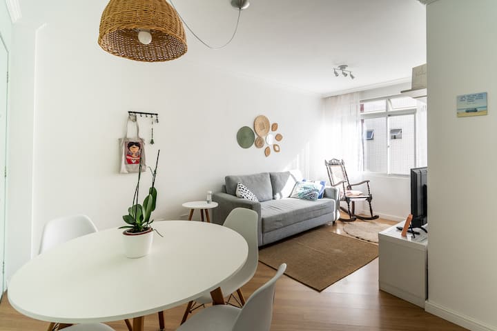 Lindo Apto De 2 Quartos E Garagem No ÁGua Verde - Curitiba