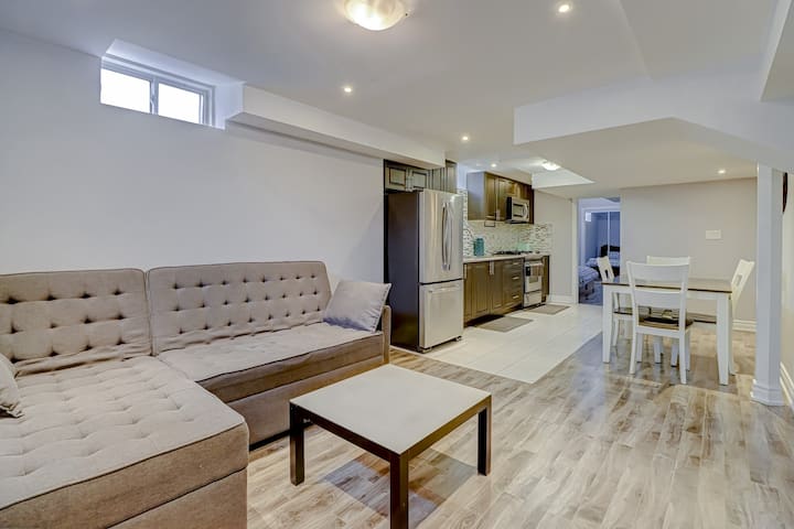 Modern  Clean 2bedrm Apartment! - Markham