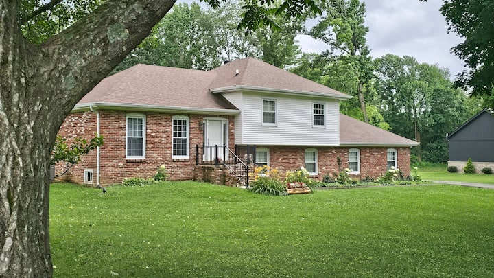 The House By The Lake - Green River Lake State Park, Campbellsville