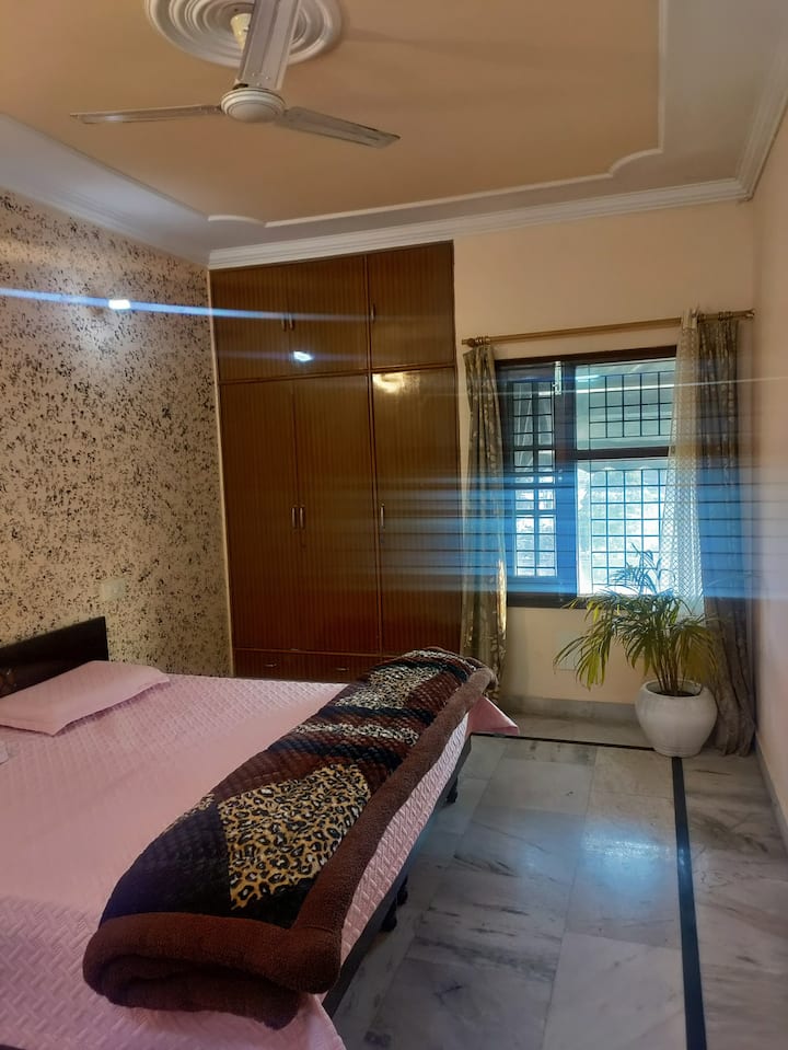 The Nook Near Rail Stn, Airport W/ Ortho Mattress - Jammu