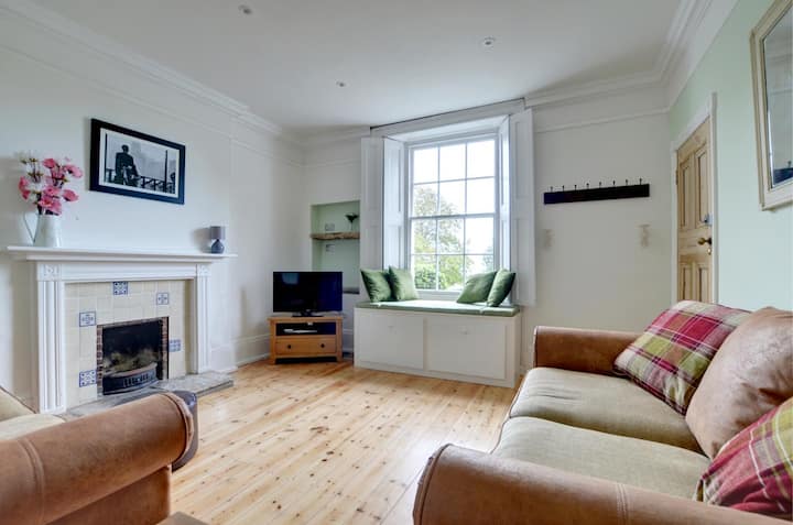 Conkers, Georgian Swanage Garden Flat + Sea View - Corfe Castle