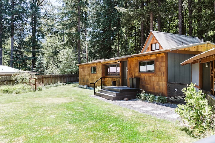 Big Rainier - Mountain Retreat W/ Hot Tub *New A/c - Packwood, WA