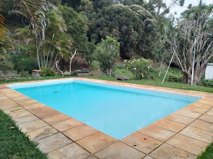 Casa Com Piscina E Churrasqueira E Muito Verde - Teresópolis