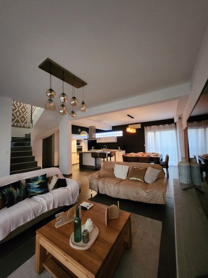 Superbe Villa Moderne à 150 M De La Plage. - Mèze