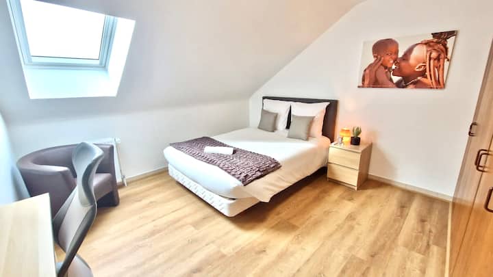 Coliving @La Villa Patton, Chambre 8 « Himba » - Dudelange