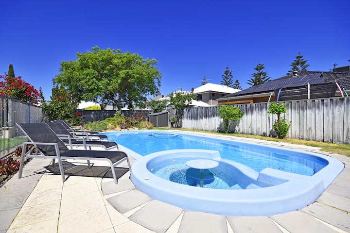 Quinns Retreat Large Home With Pool Internet A/c - Mindarie