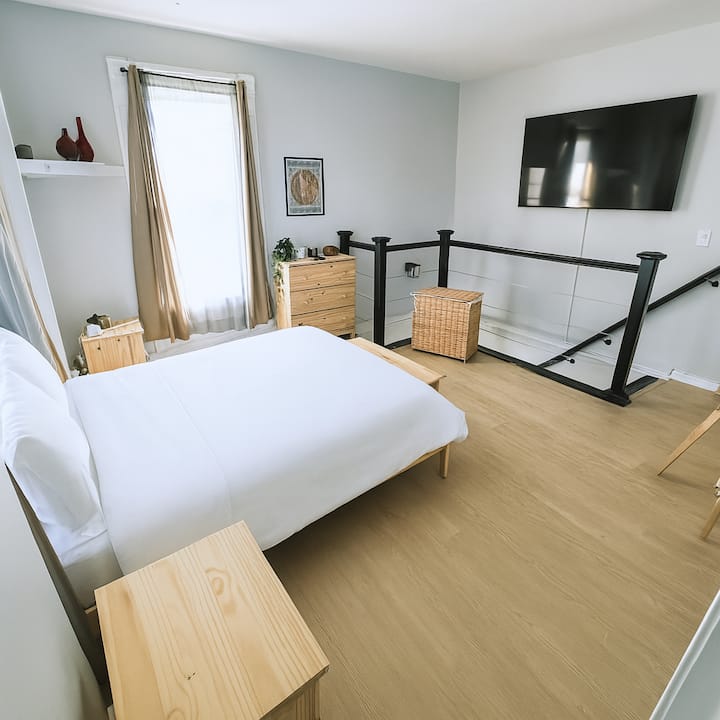 Victorian Loft At Elm City Flats - New Haven, CT