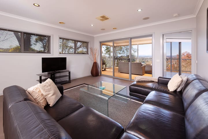 Divine Views On Roper - Albury