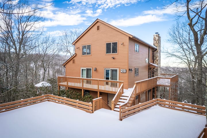 Wintergreen! Views, Hot Tub, 2 Fireplaces, Arcade - Wintergreen Resort, VA