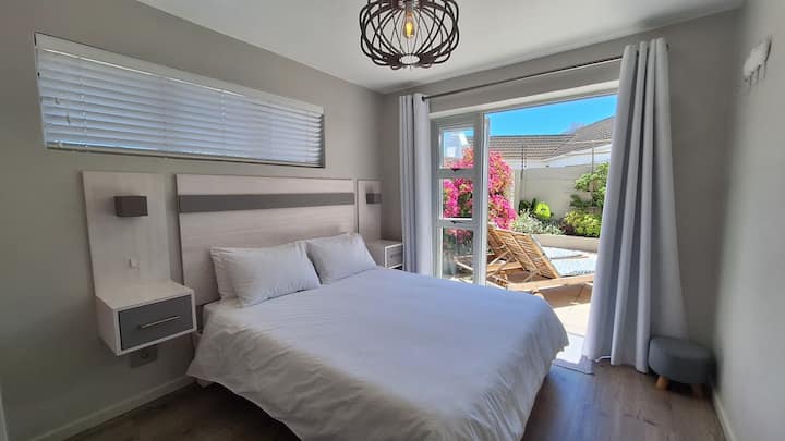 "No1" Trendy Retreat*private Garden*kitebeach:300m - Parklands