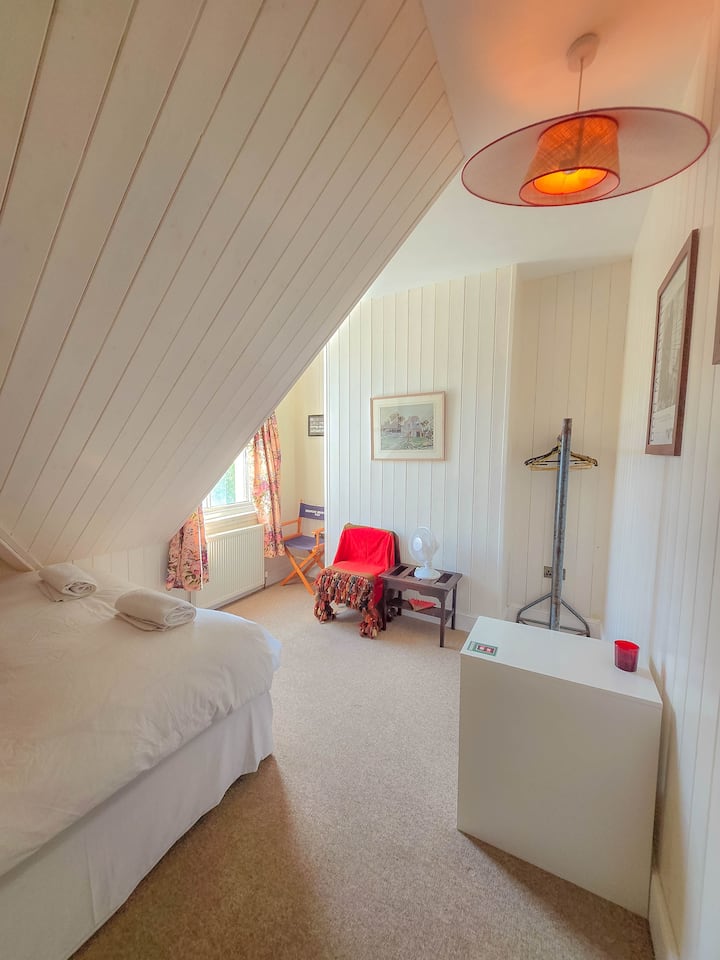 Hastings Bohemian Penthouse Stay - Bexhill-on-Sea