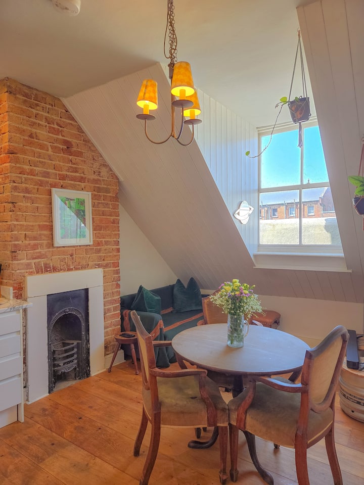 Hastings Bohemian Penthouse Stay - Hastings