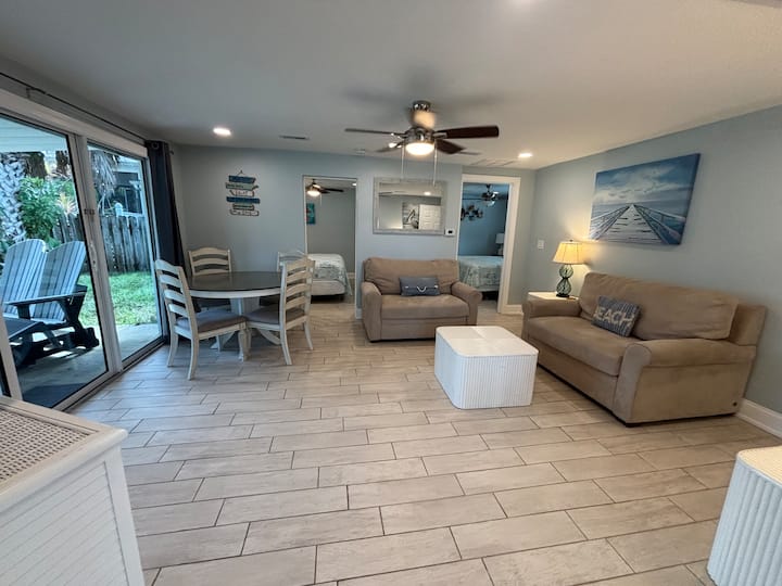 Intimate Quaint On Imperial River 1.4 Mi. 2 Beach - Bonita Springs, FL