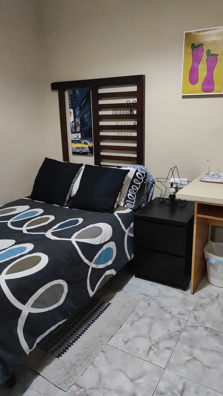Habitación Privada.
Piso Compartido 
Cama 1.05x1.9 - Salamanca
