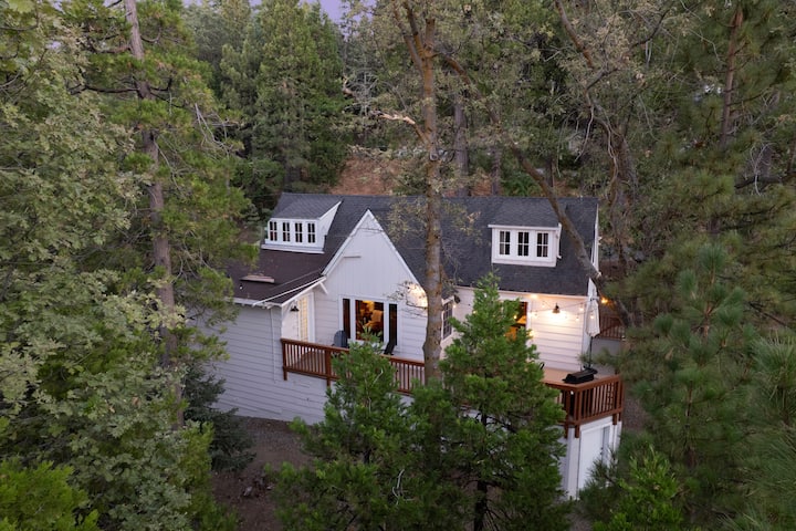 1930s Cabin, Walk To Village, Lake Access, Firepit - Lake Arrowhead, CA
