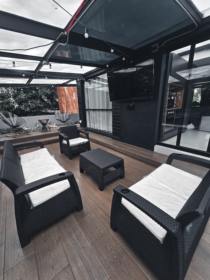 Modern 3br Apt In Poblado W/private Terrace & Gym - Medellín, Colombia