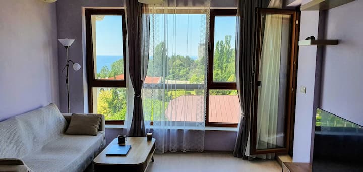 Apartment In Luxury Castle With Private Beach - Varna