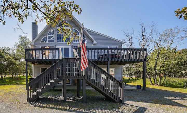 Wolf Run Lake View Chalet, Sleeps 18, Hot Tub - Jim Thorpe, PA