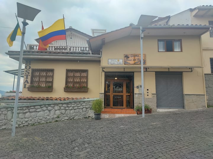 Hostal Acogedor Con Maravillosa Vista Junto Al Rio - Cuenca