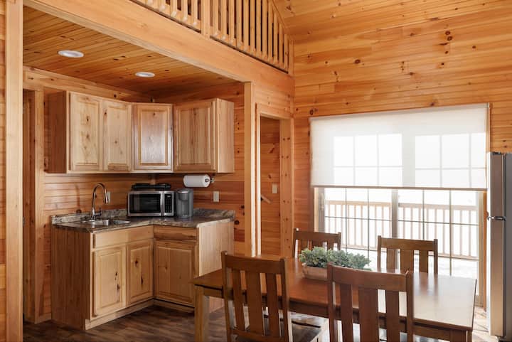 Rosewood Villa: Brand-new 2br Log Retreat - Littleton